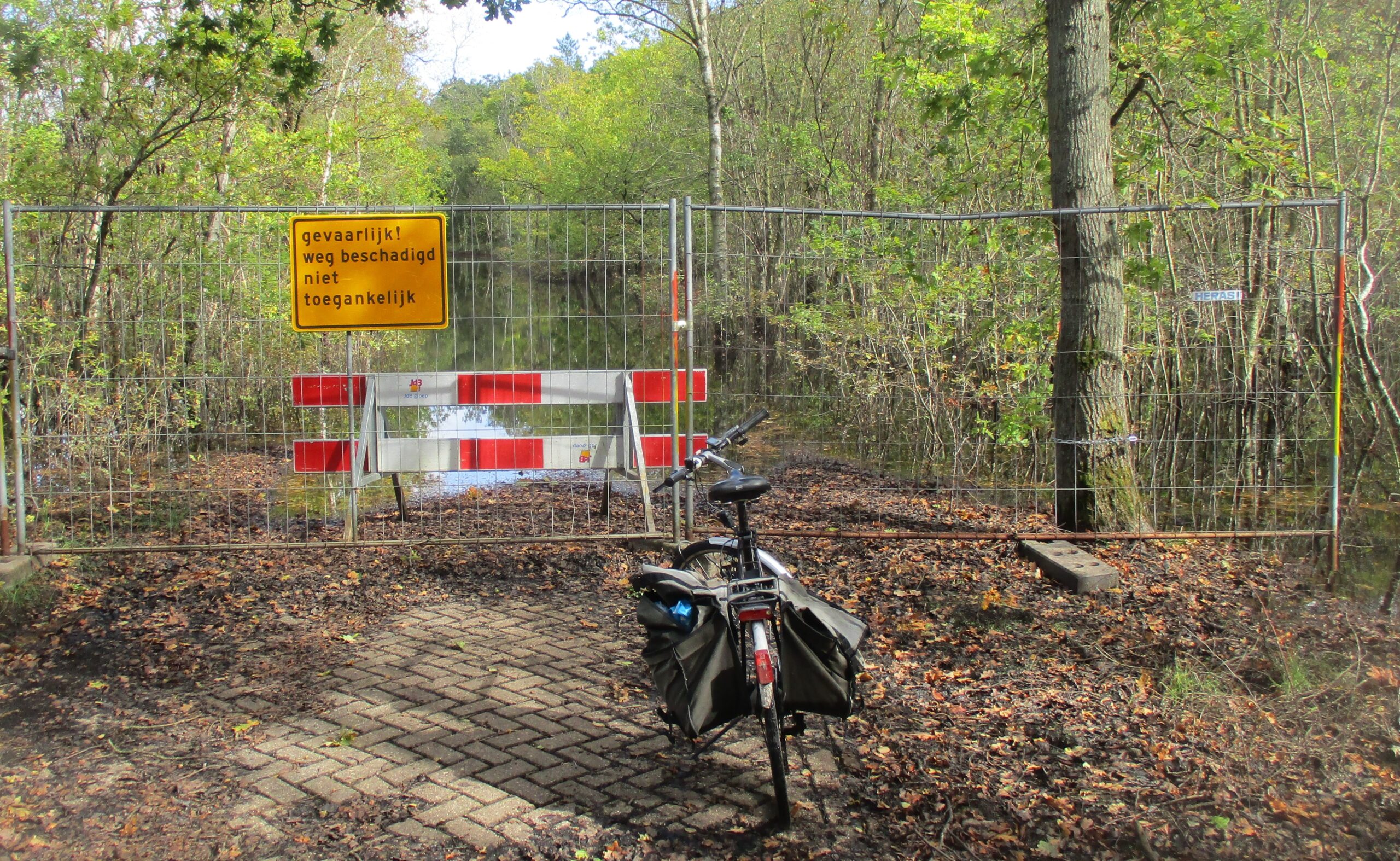 Petitieoverhandiging behoud van fietspaden in Noord-Hollandse duinen - VrijwilligersNet
